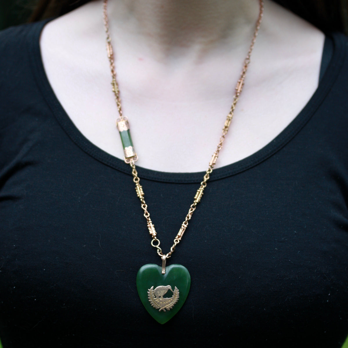 9ct GOLD FOB NECKLACE WITH POUNAMU (NZ Greenstone heart) HEART ...